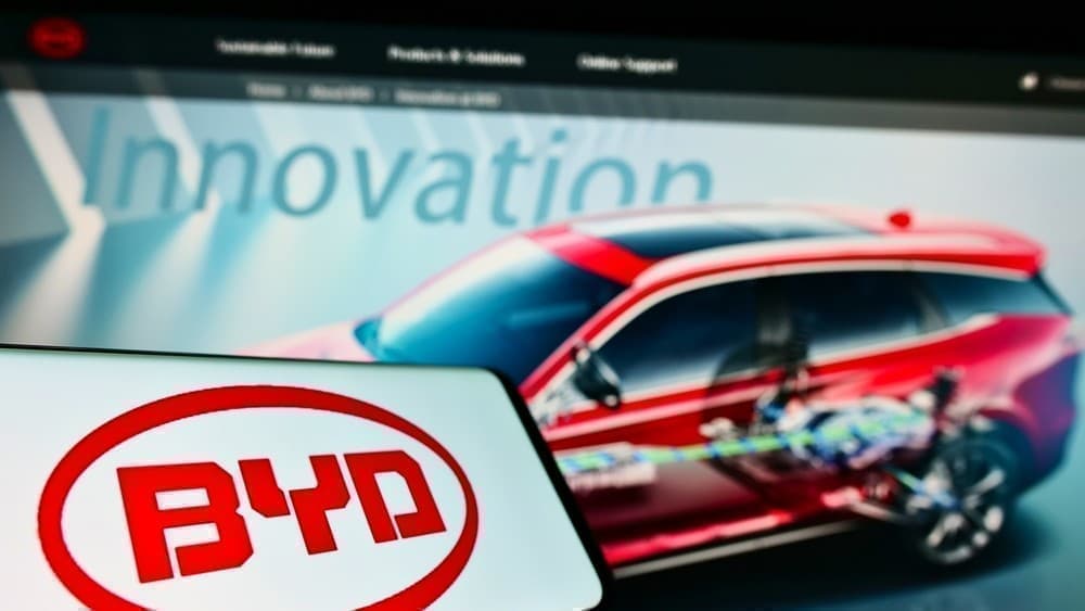 BYD Unveils Hybrid Powertrain with 1,250-Mile Range | OilPrice.com