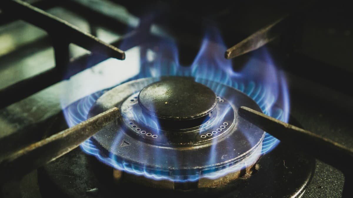 U.S. Natural Gas Futures Surge on Supply Tightness | OilPrice.com