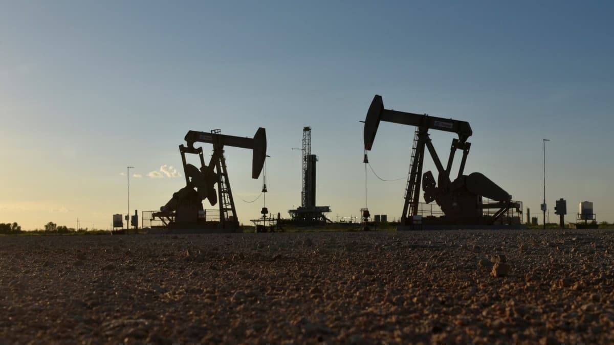 EIA Reports Modest U.S. Crude Draw after API Surprise | OilPrice.com