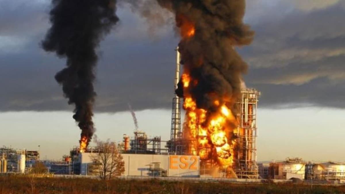 Ukraine Hits Major Russian Refinery In Massive Drone Attack | OilPrice.com