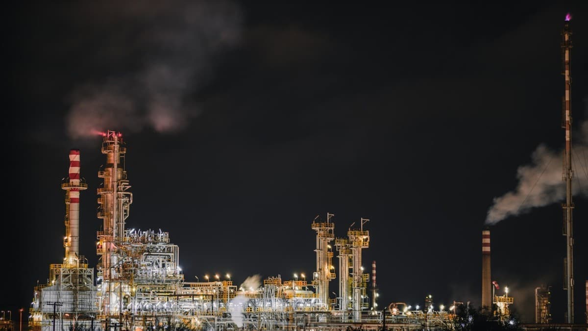 Maintenance Drags China’s Refinery Throughput to 9-Month Low | OilPrice.com