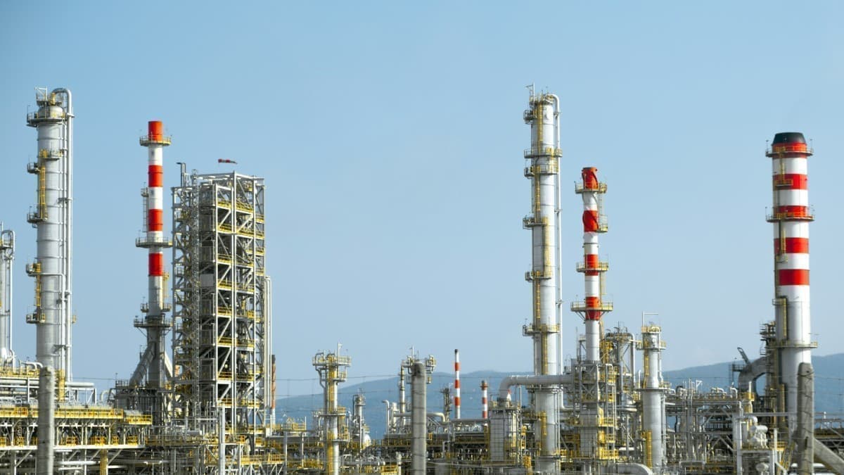 Dangote Refineries Seals $400 Million Deal to Triple Capacity ...