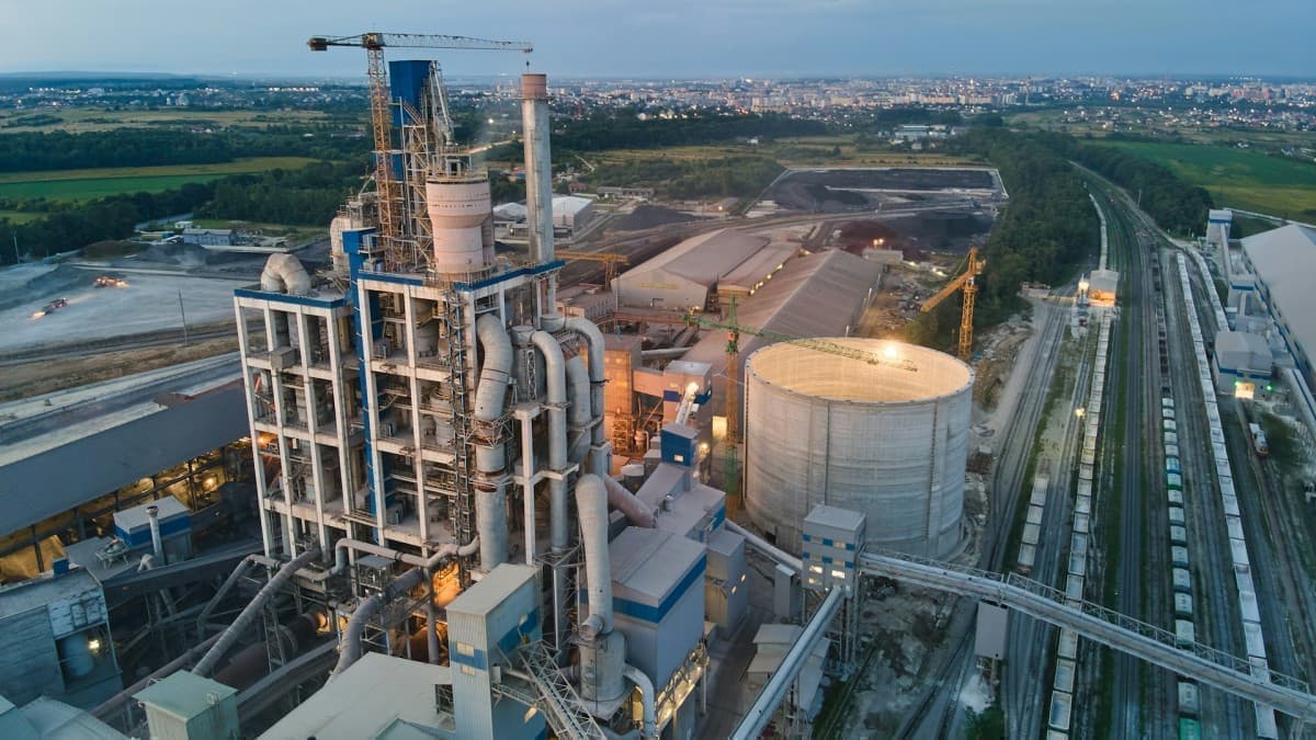 UK Oil Refineries Face Extinction Without Urgent Policy Shift ...